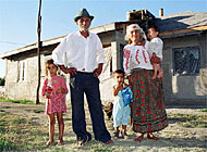 Kosovo Gypsies to receive payments from Swiss Holocaust fund - SWI ...