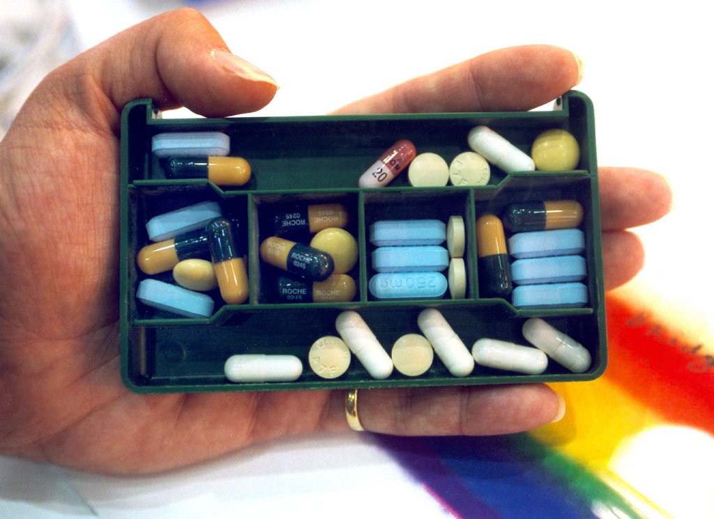 Swiss researchers uncover clues to HIV treatment - SWI swissinfo.ch