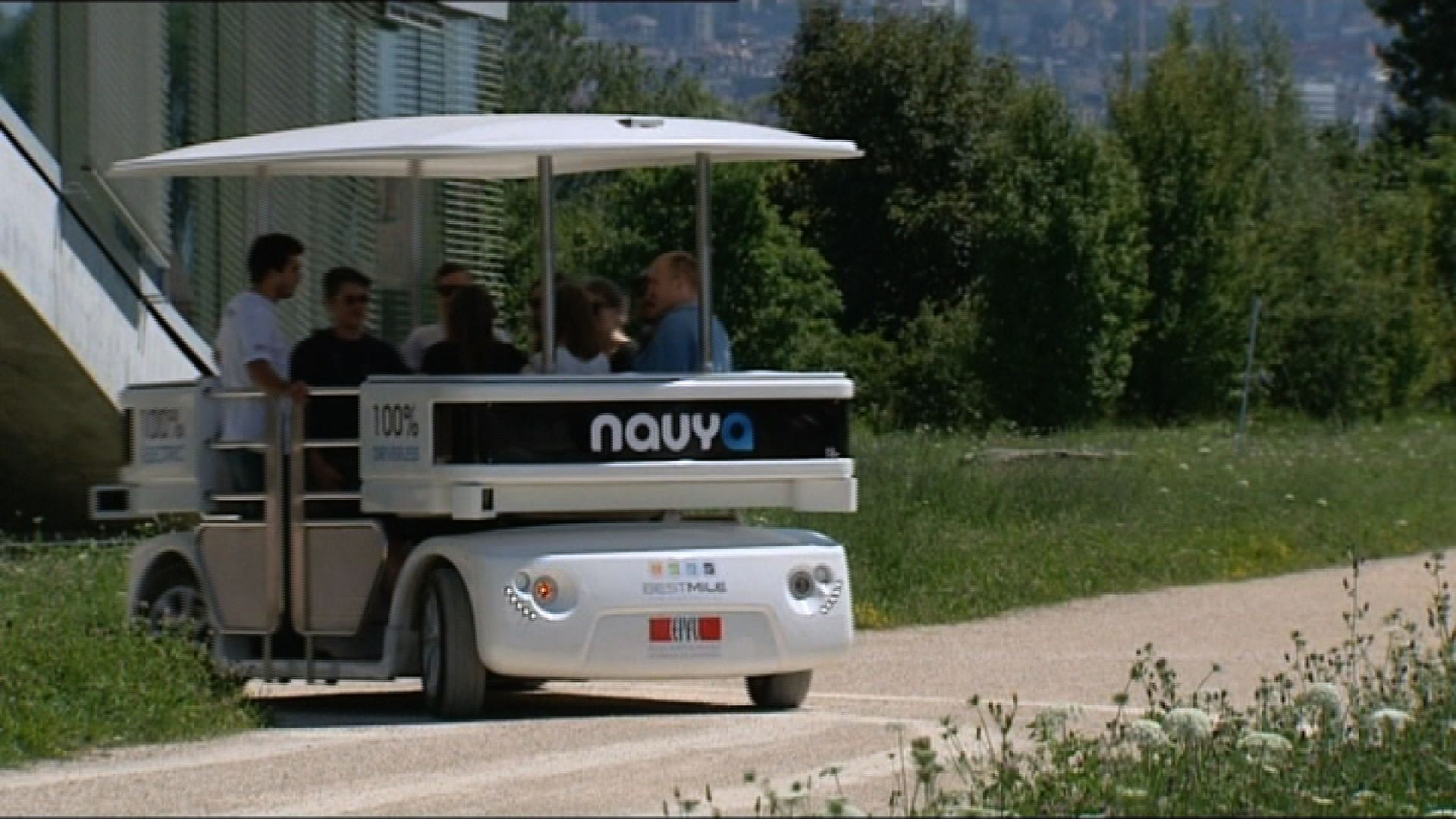 Electric buses steered by invisible hands - SWI swissinfo.ch