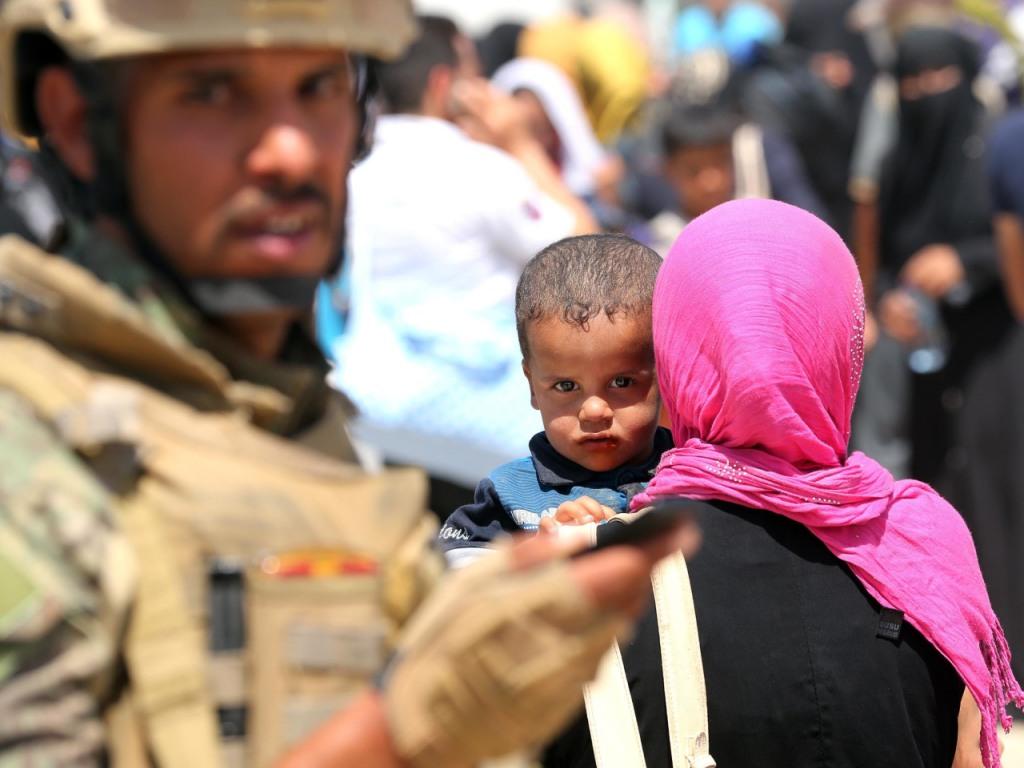 Irak: au moins 30'000 civils déplacés de Fallouja en trois jours - SWI ...