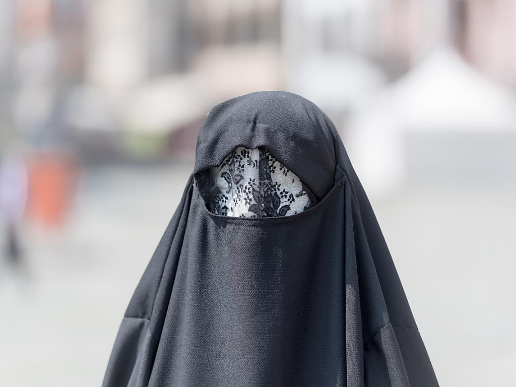 Austria verso bando a velo integrale in luoghi pubblici - SWI swissinfo.ch