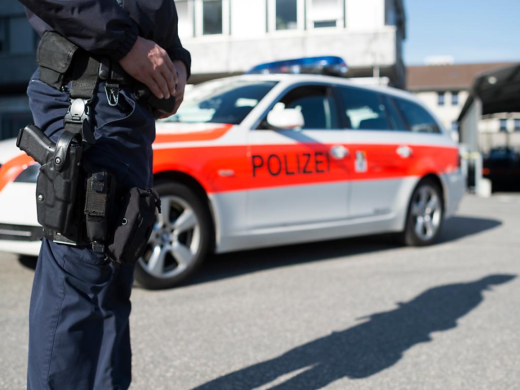 GR: lite di coppia, poliziotto spara per terra - SWI swissinfo.ch