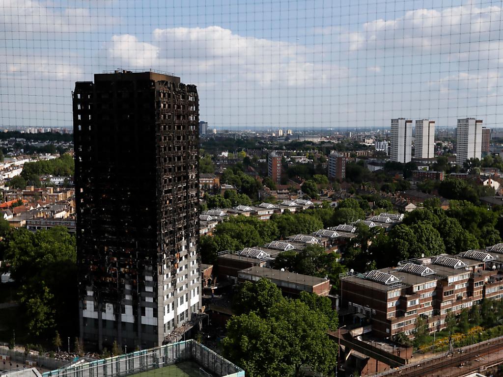 Le bilan de l'incendie de la tour Grenfell s'est encore alourdi - SWI ...