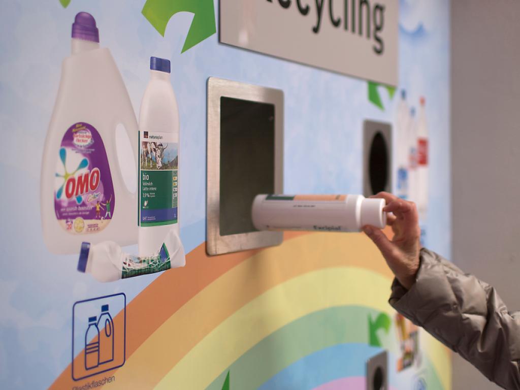 Raccolta plastica domestica costosa e poco ecologica - SWI swissinfo.ch