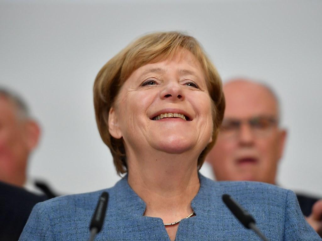 Merkel vince ma in forte calo, Spd crolla, l'Afd vola - SWI swissinfo.ch