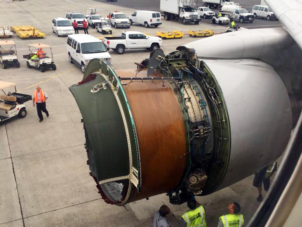 Motore aereo a pezzi, atterraggio emergenza per United - SWI swissinfo.ch