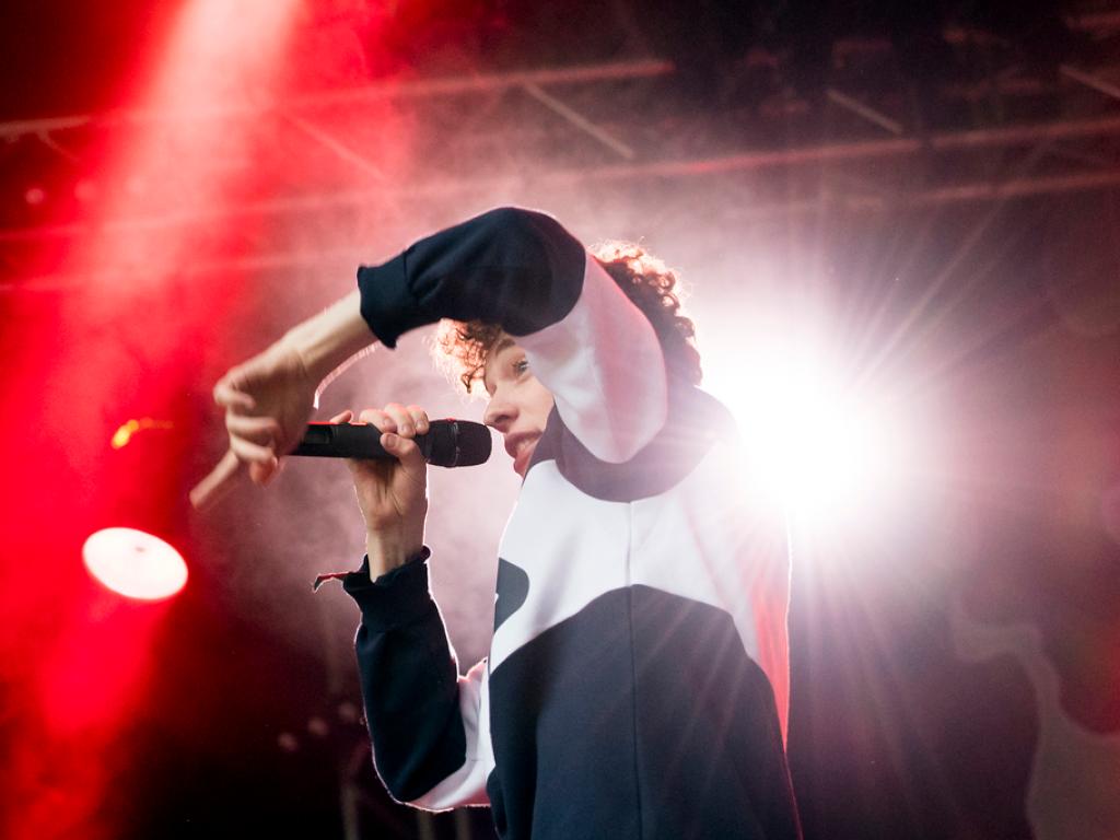 SMA: Rapper Nemo mit besten Chancen auf Abräumer-Titel - SWI swissinfo.ch