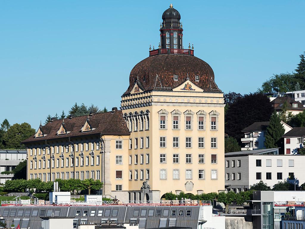 La Suva célèbre 100 ans de partenariat social - SWI swissinfo.ch