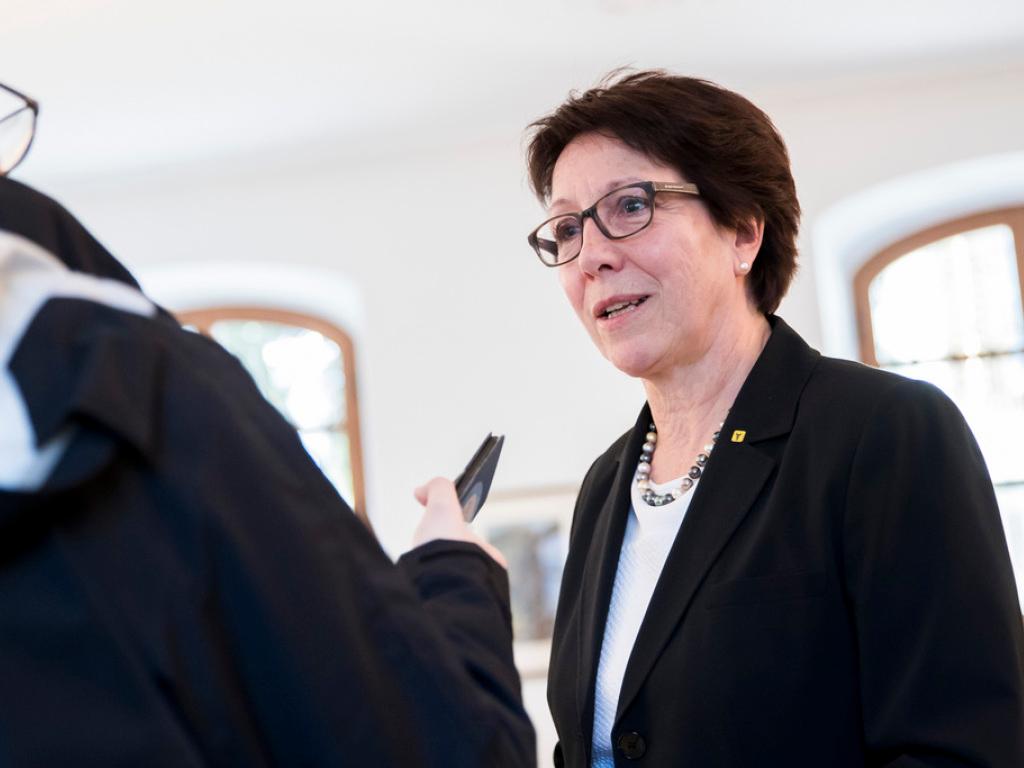 UR: Barbara Bär rinuncia a elezione landamano - SWI swissinfo.ch