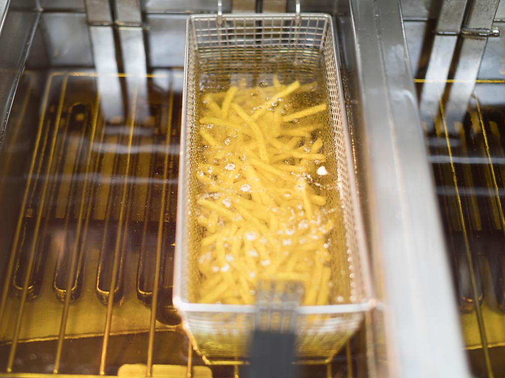 Krebsgefahr durch Acrylamid: Schärferer EU-Regeln für Pommes und Co ...