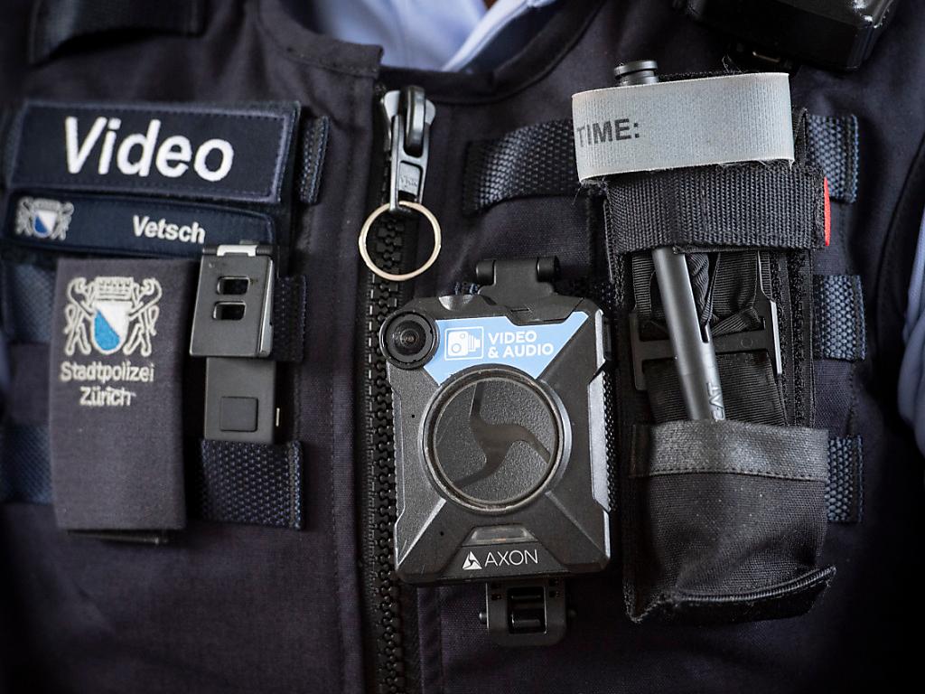 Des "bodycams" pour la police municipale zurichoise - SWI swissinfo.ch