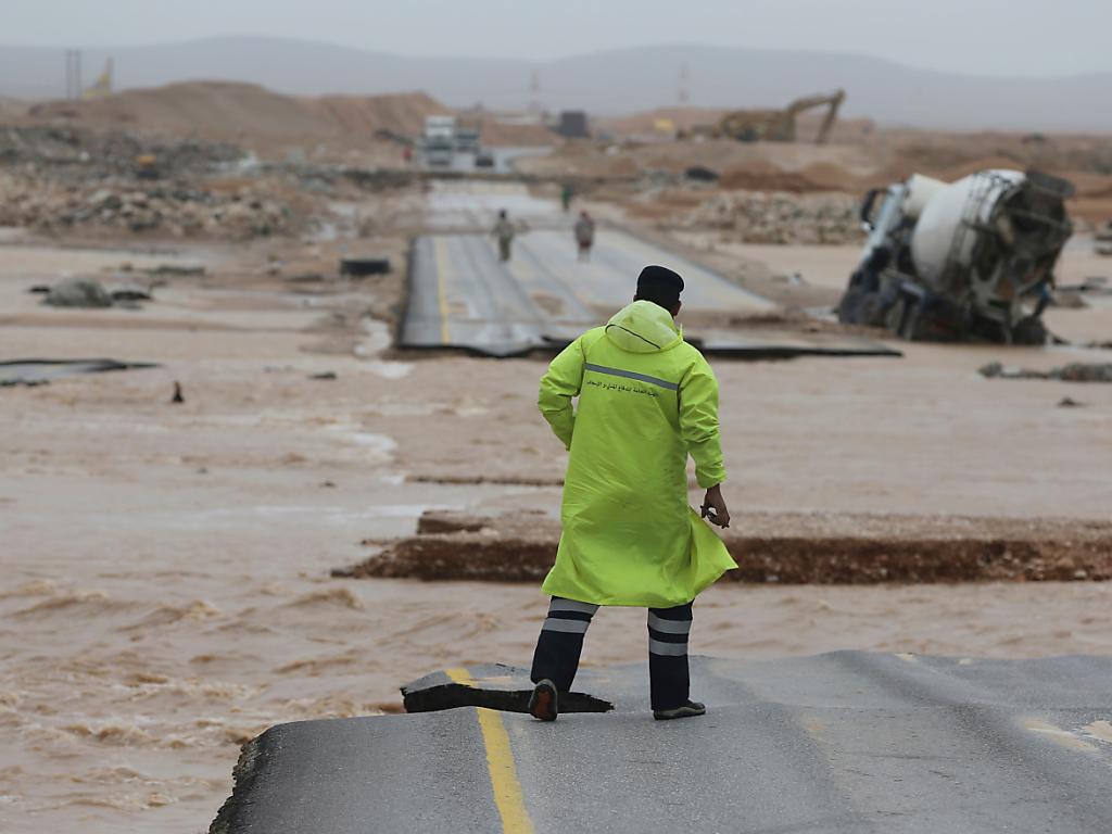 Mindestens elf Tote durch Tropensturm "Mekunu" im Oman und im Jemen - SWI swissinfo.ch