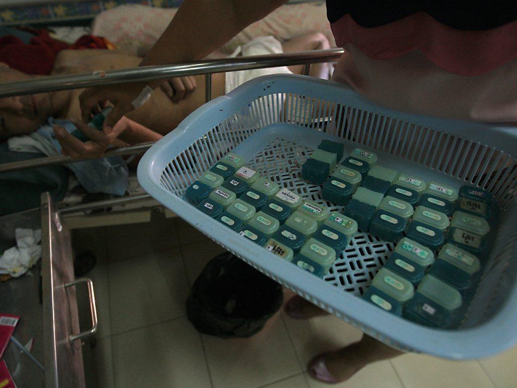 Sida: trois porteurs du virus sur cinq ont accès aux traitements - SWI ...