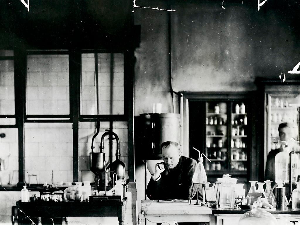 Le fabricant de l'Ovomaltine reçoit le prix "Chemical Landmark" - SWI ...