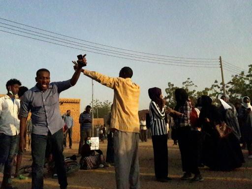 الشرطة السودانية تطلق الغاز المسيل للدموع على تظاهرات جديدة شهود