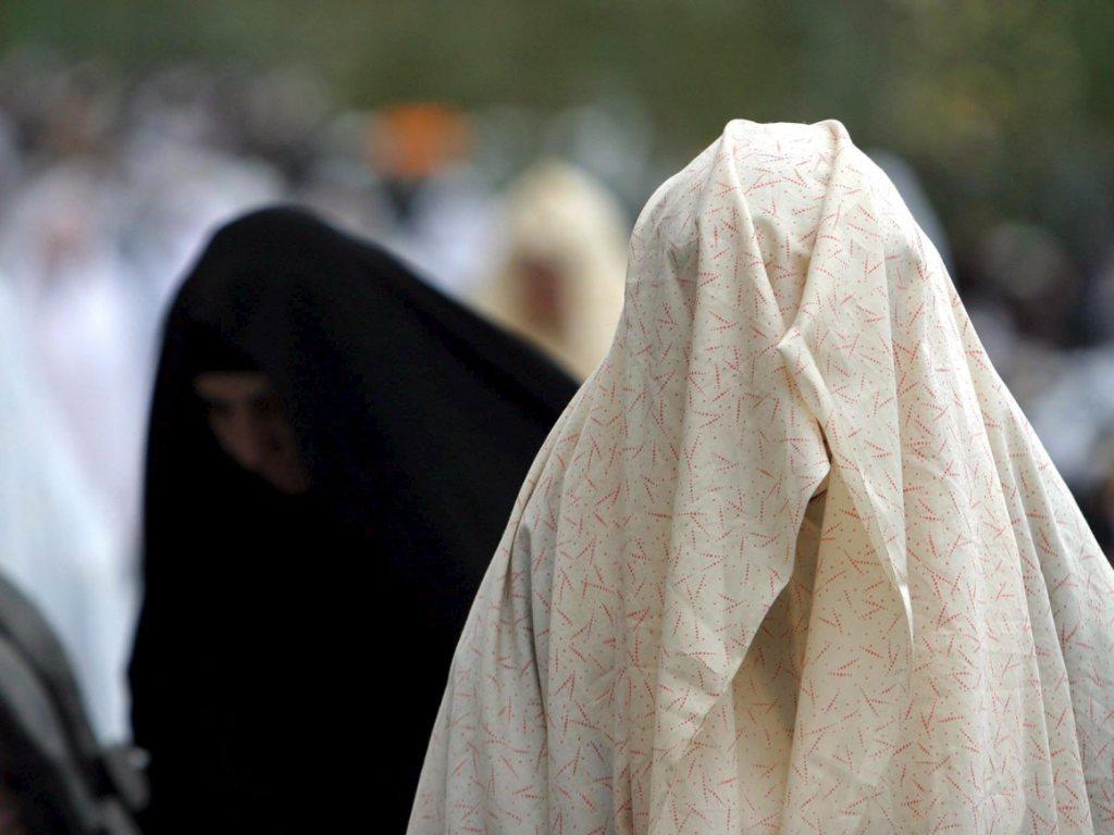 Iran: Amnesty, "rilasciare attiviste contro obbligo velo" - SWI ...