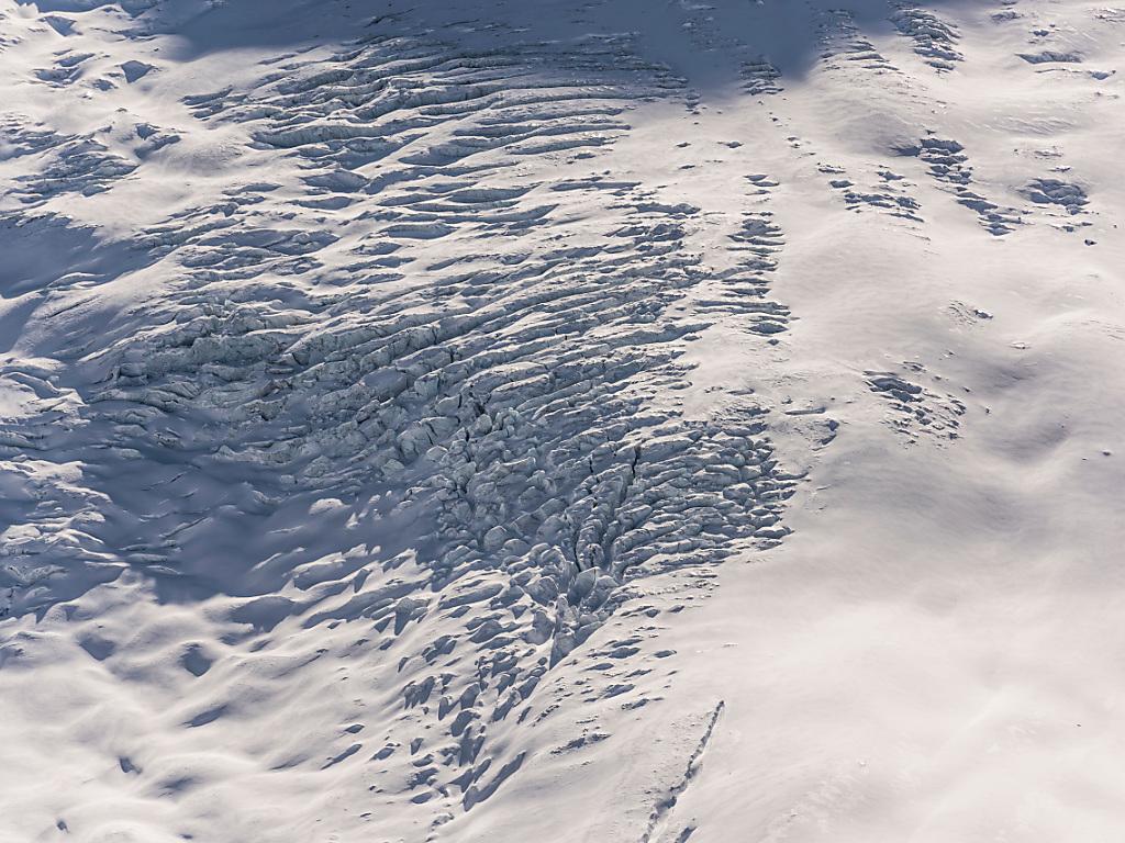 Des résidus radioactifs dans les glaciers - SWI swissinfo.ch