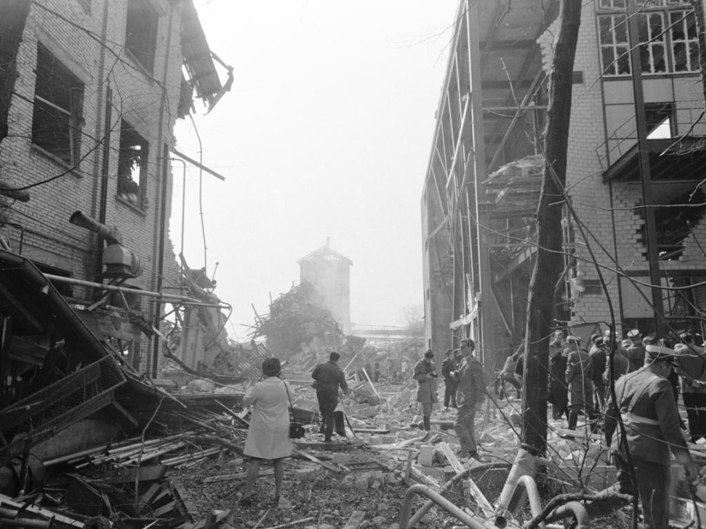 Une explosion a fait 18 morts à Dottikon (AG) en 1969 - SWI swissinfo.ch