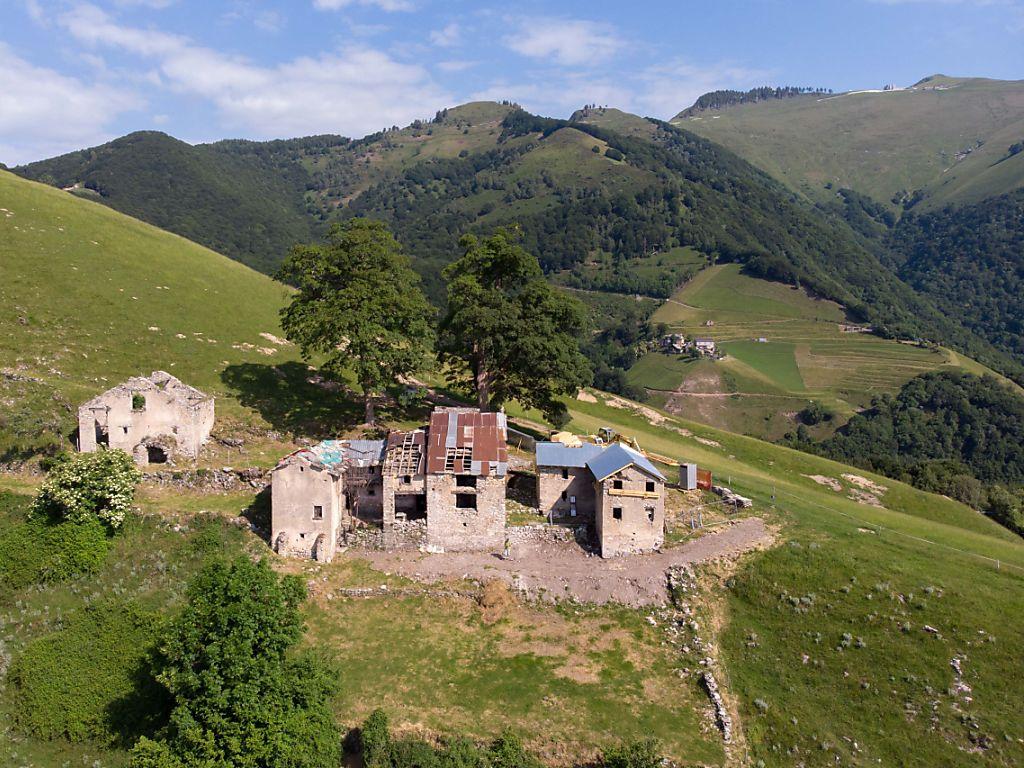 Zwei Tessiner entdecken wertvolle Ruine - SWI swissinfo.ch
