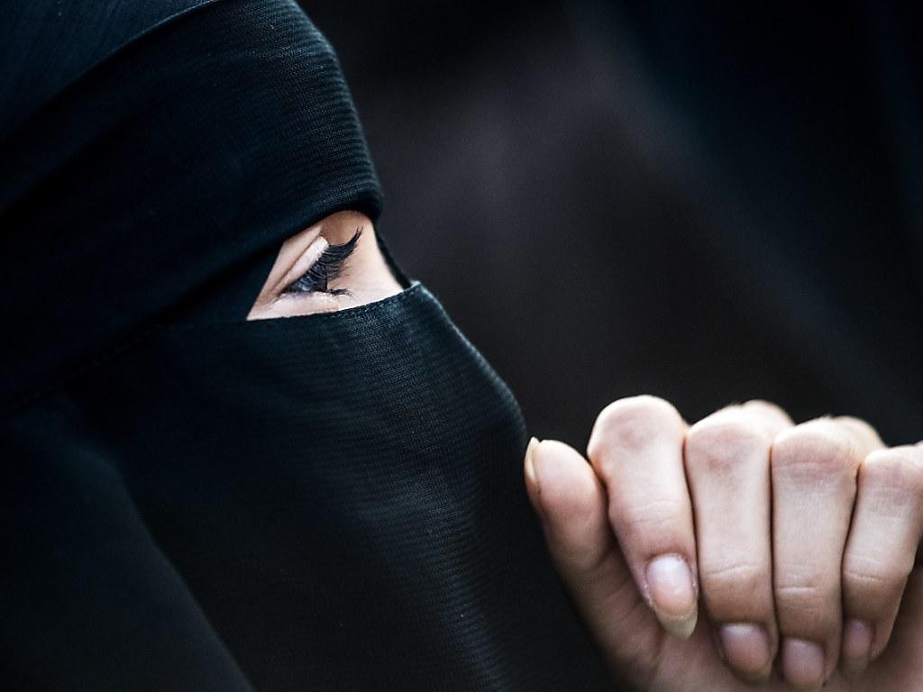 Bandito il velo integrale dall'Università del Cairo - SWI swissinfo.ch