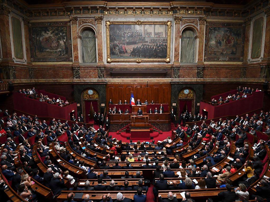 Coronavirus: Francia, proroga stato emergenza diventa legge - SWI ...