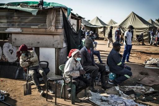 En Sudáfrica, la pandemia revive el espinoso asunto de la vivienda ...