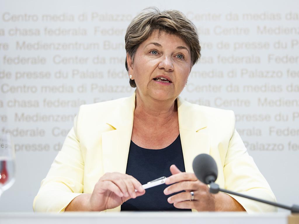 Amherd: la Svizzera ha bisogno di nuovi aerei da combattimento - SWI ...