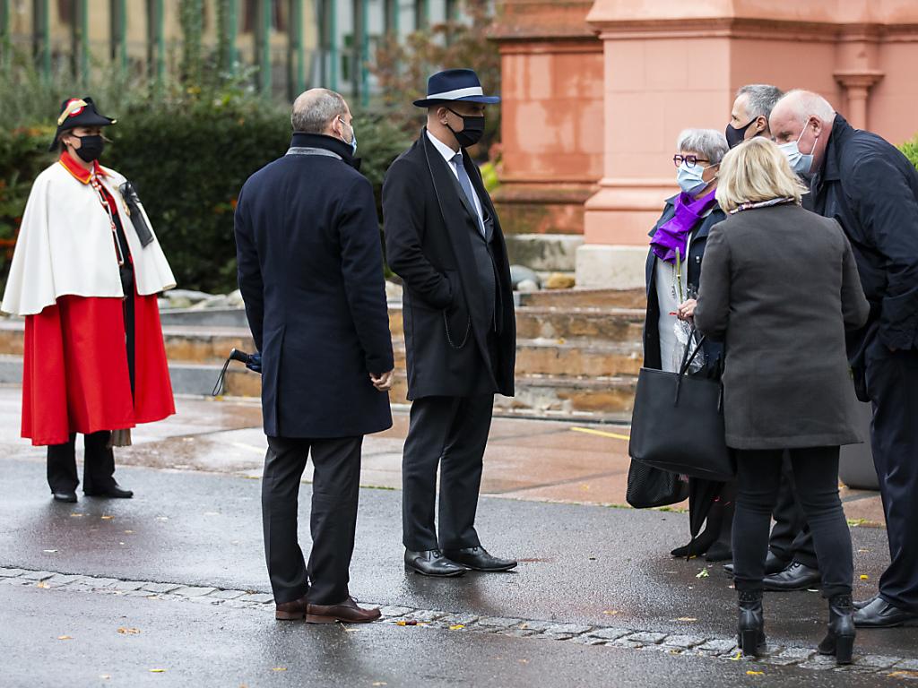 Cerimonia commiato a René Felber: presenti due consiglieri federali ...