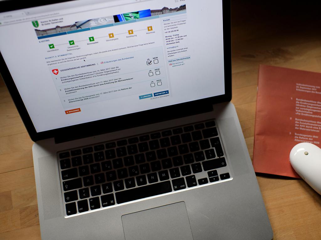 Bund nimmt neuen Anlauf für Versuchsbetrieb mit E-Voting - SWI swissinfo.ch