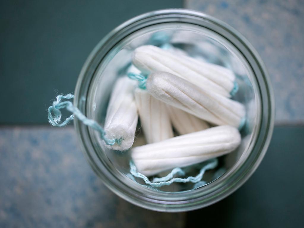 Gratis-Menstruations-Binden an Schulen - eine Idee setzt sich durch ...