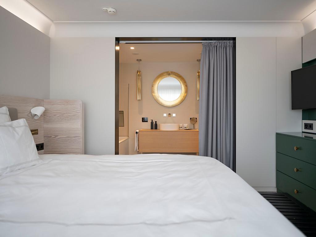 Hotellerie im März mit ersten Basiseffekten - Weiter tiefes Niveau - SWI swissinfo.ch