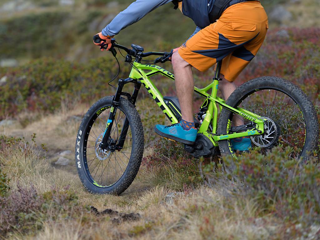 Un vététiste perd la vie à Pully (VD) - SWI swissinfo.ch