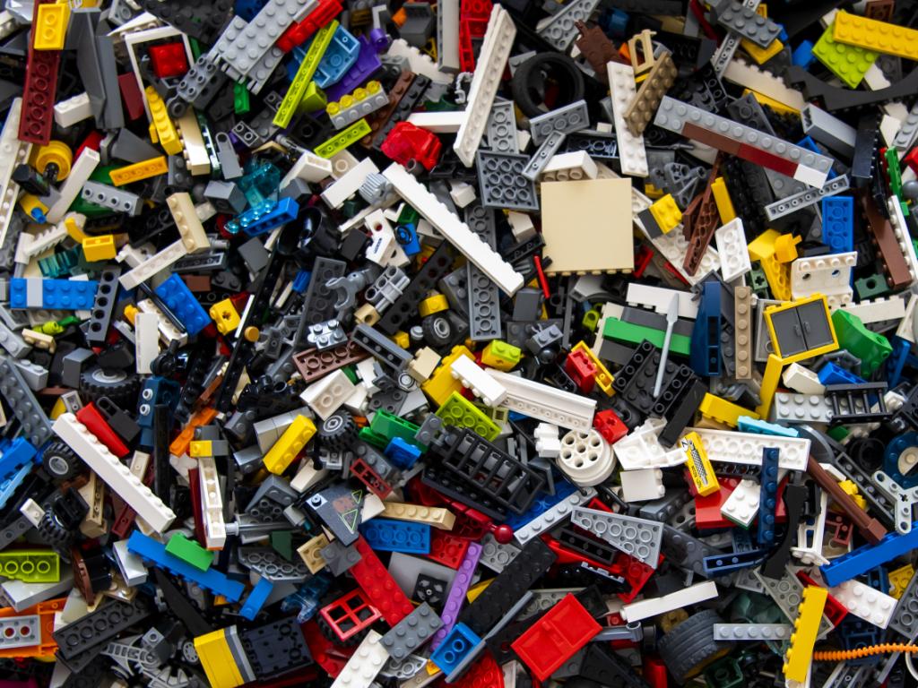Lego präsentiert Bauklötzchen-Prototypen aus recyceltem Plastik - SWI ...