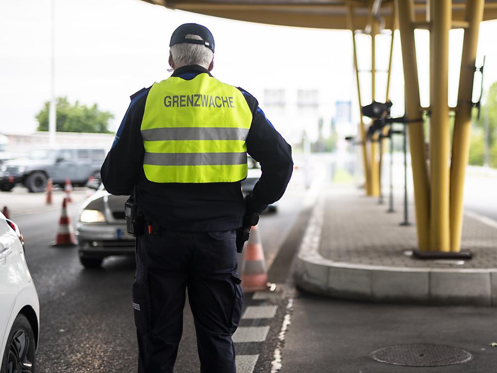 Coronavirus: obbligo test per chi entra in Germania da 1° agosto - SWI ...