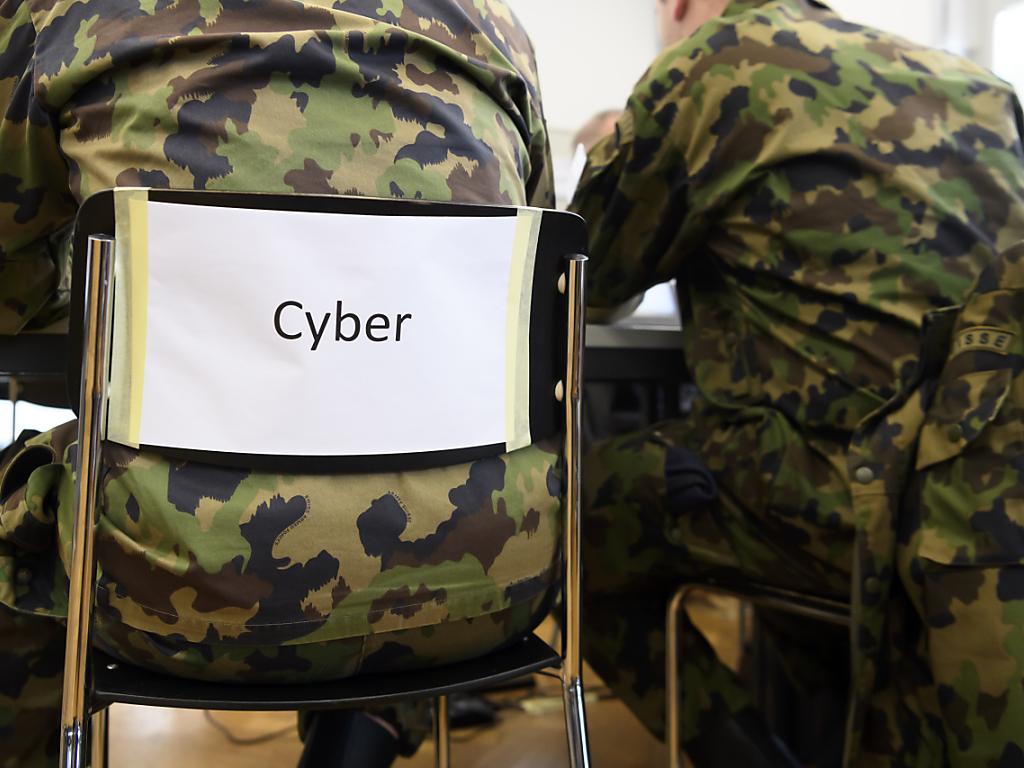 Armee erhält Cyber-Kommando und Militärluftfahrtbehörde - SWI swissinfo.ch