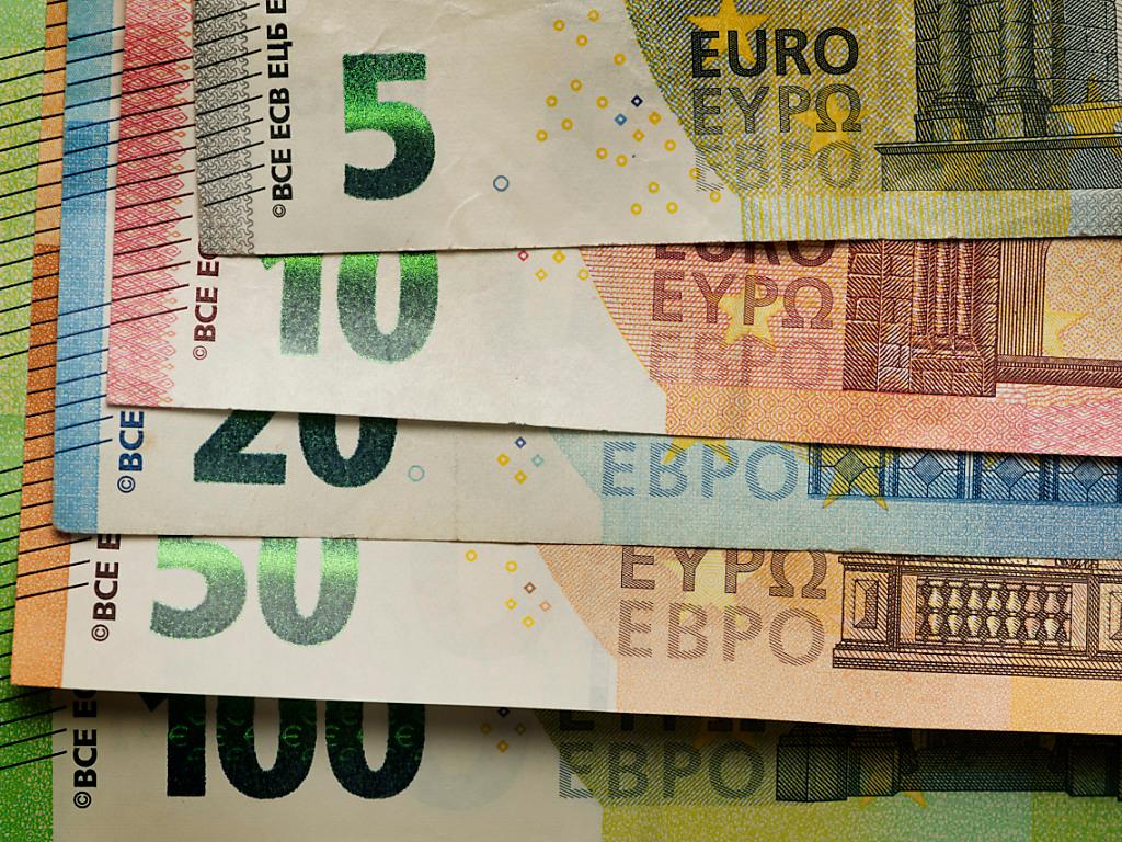 EZB will Euro-Banknoten neu gestalten - Ergebnisse bis 2024 - SWI ...