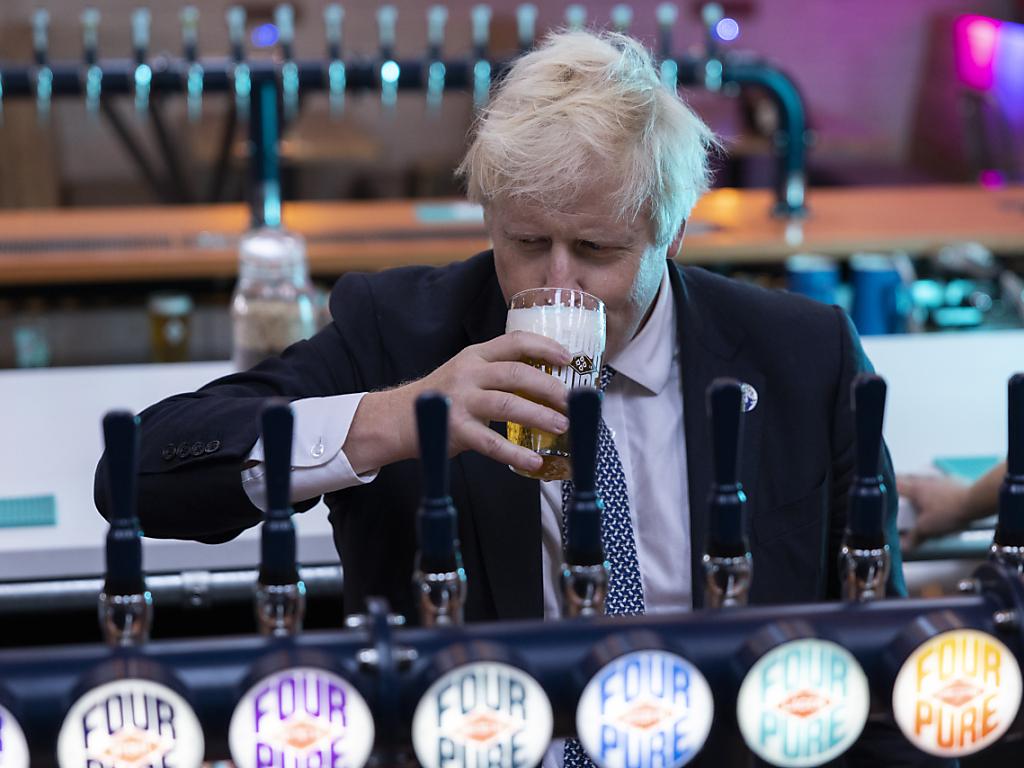 "Booze Culture" in London: Wie Alkohol Boris Johnson stürzen könnte ...