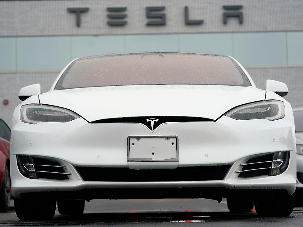 Tesla: nel 2021 vendute oltre 963 mila vetture (+87%) - SWI swissinfo.ch