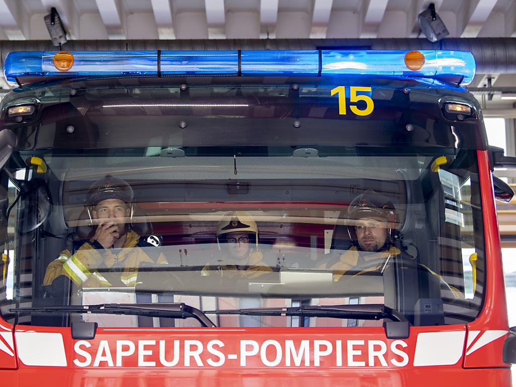 Les pompiers genevois vont aider leurs collègues ukrainiens - SWI swissinfo.ch