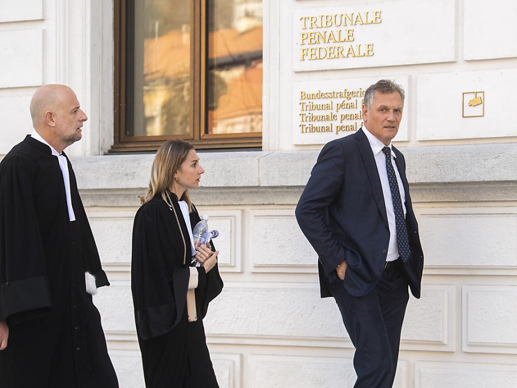 TV-Rechte: Bedingte Freiheitsstrafe für Ex-Fifa-Generalsekretär - SWI ...