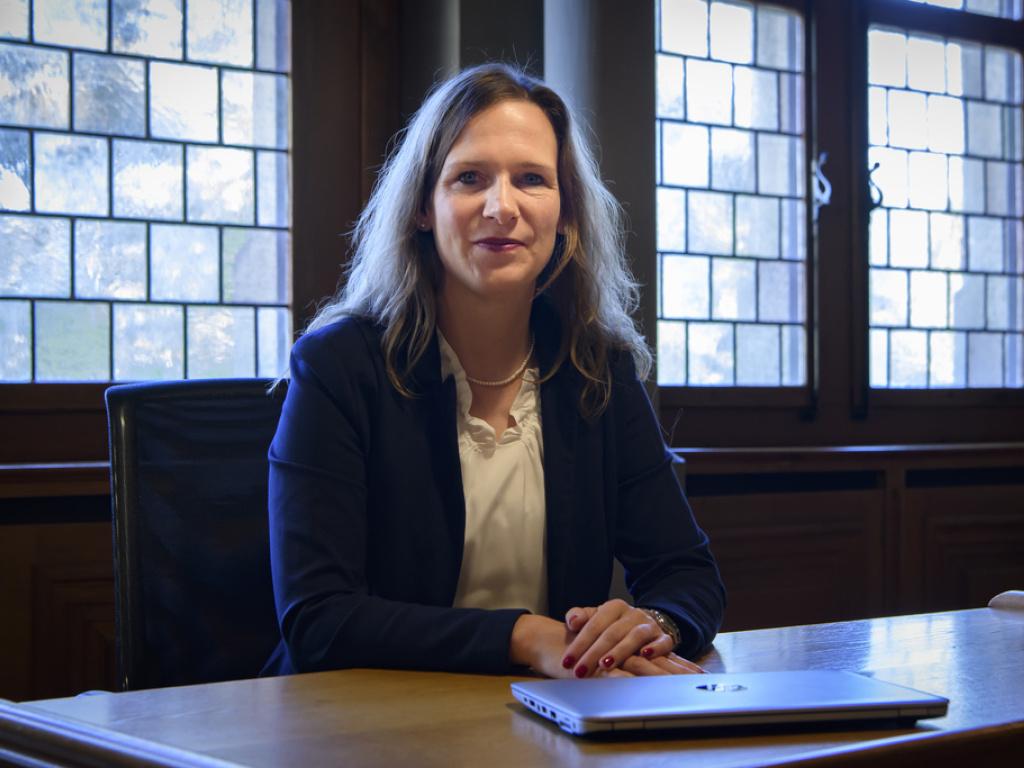 Successione Sommaruga: Evi Allemann si candida - SWI swissinfo.ch