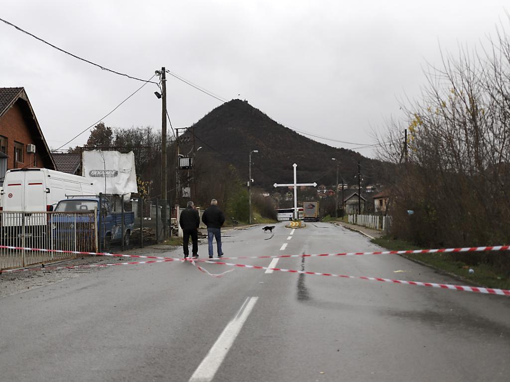 Tension dans le nord du Kosovo après des attaques contre la police - SWI swissinfo.ch