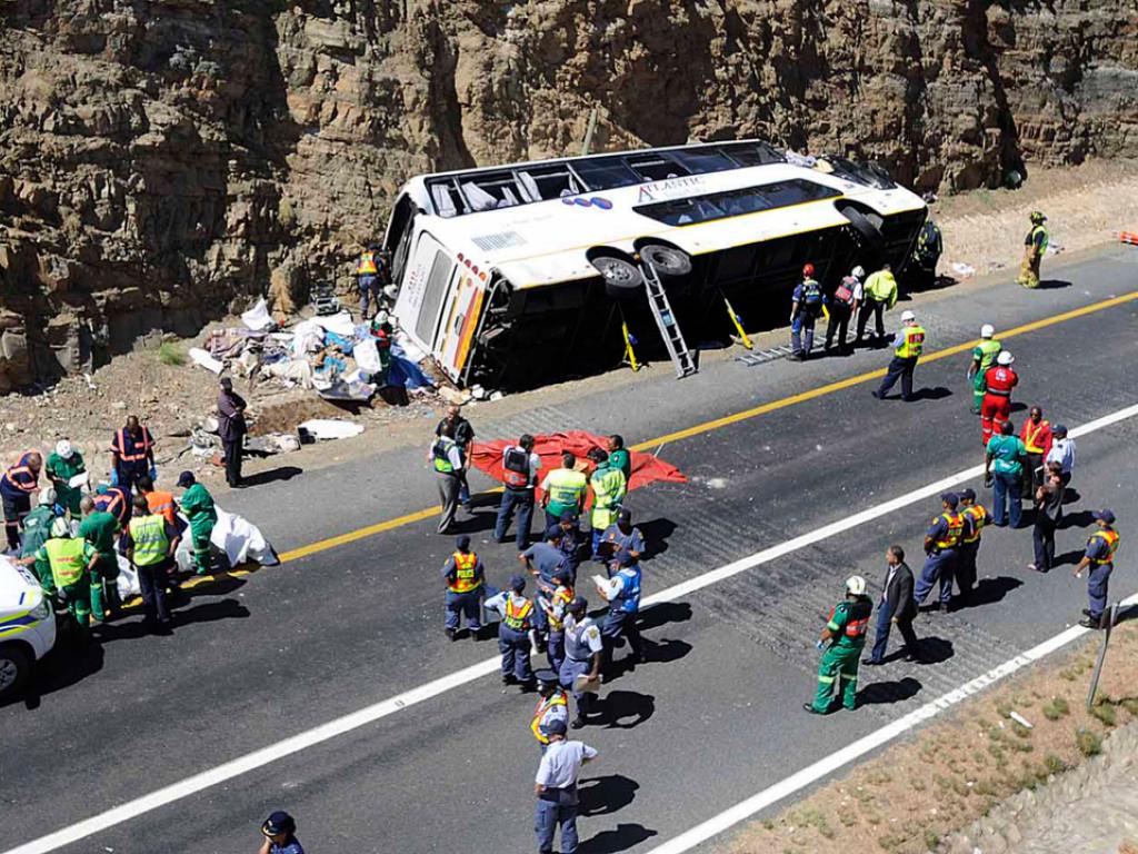 Collision entre deux bus au Sénégal: 40 morts, deuil national - SWI ...