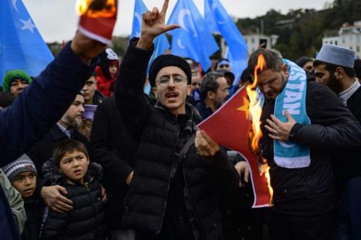Parlamento de Canadá aprueba acoger a 10.000 refugiados uigures - SWI ...