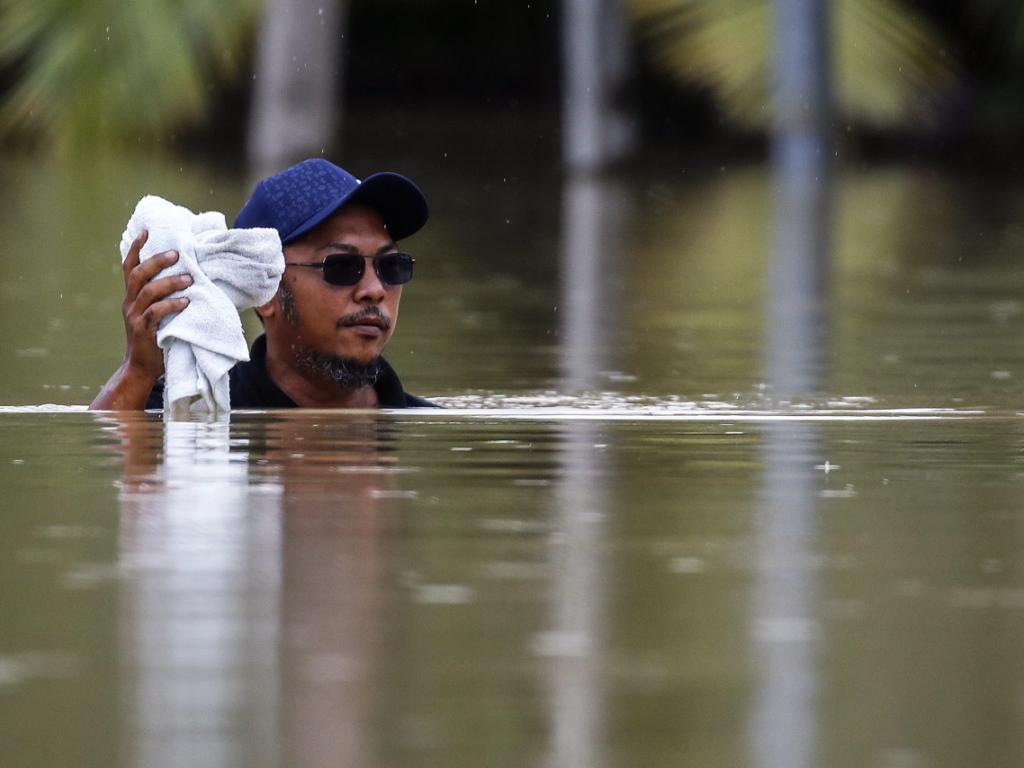 Malaisie: au moins quatre morts dans des inondations et près de 41.000 ... Malaisie: au moins quatre morts dans des inondations et près de 41.000 ...