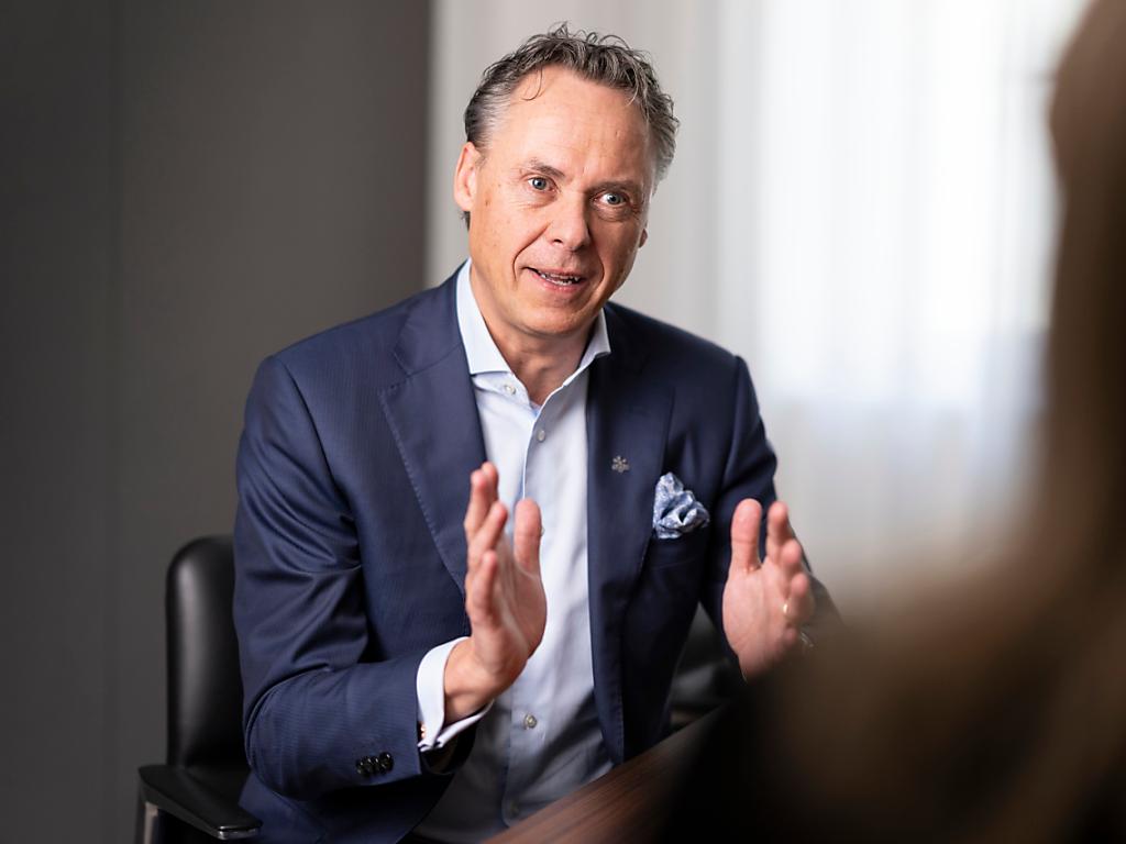 UBS, un milione in più in busta paga per il Ceo - SWI swissinfo.ch