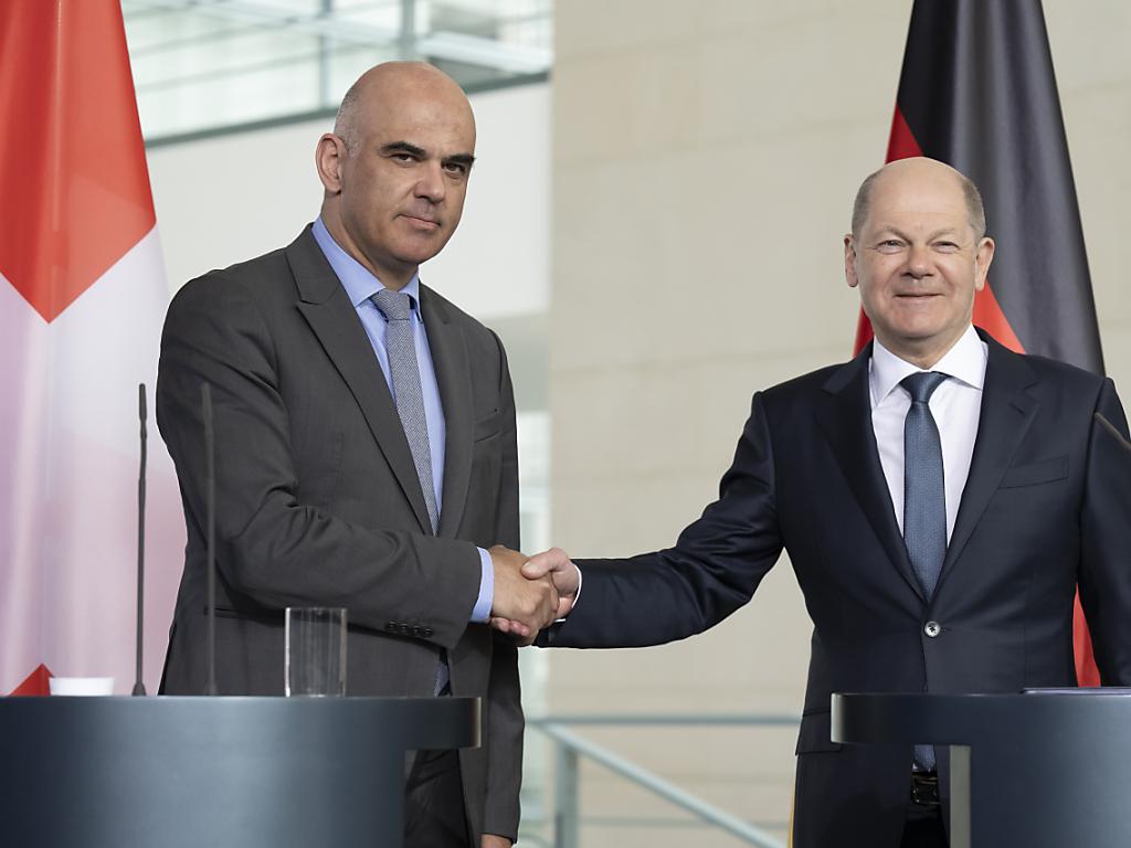 Laut Scholz stimmen sich Schweiz und Deutschland eng ab - SWI swissinfo.ch