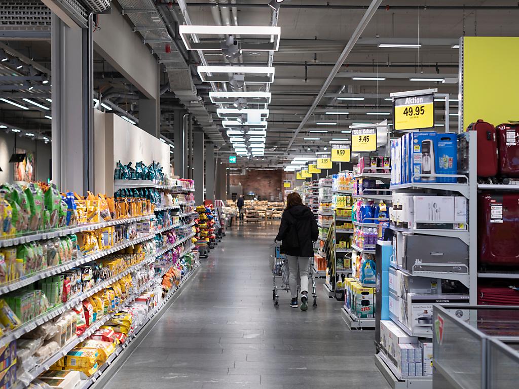 Schweizer Wirtschaft steht vor schwierigem 2024 - SWI swissinfo.ch