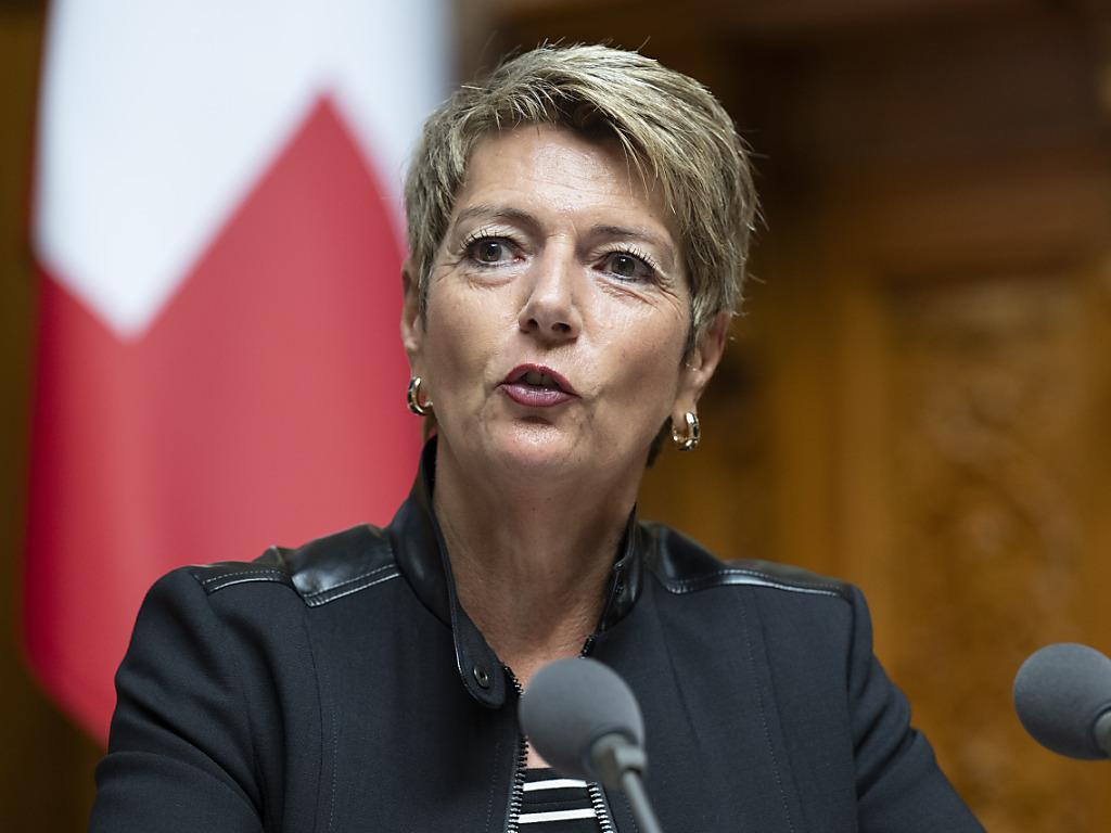 Nationalrat beharrt auf Streichung des Beitrags an UNWRA - SWI swissinfo.ch