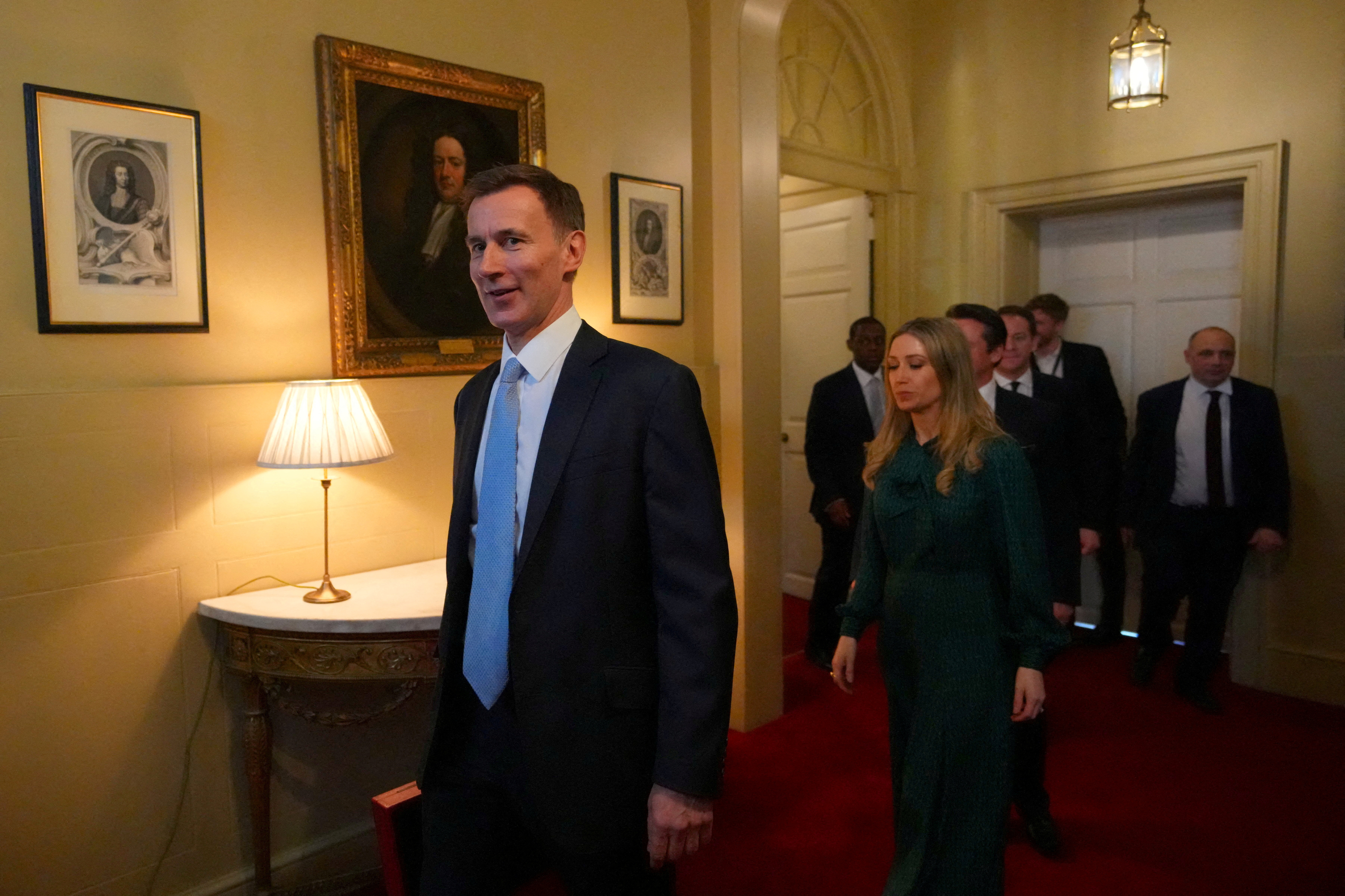 Britain says it will regulate ESG ratings later in 2024 - SWI swissinfo.ch